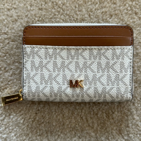 Michael Kors | Bags | Michael Kors Vanilla And Acorn Wallet | Poshmark